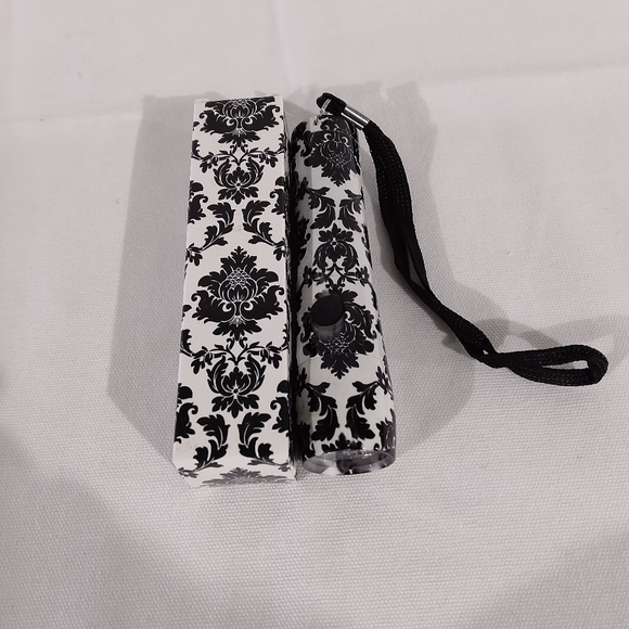 Halo | Other | New Halo2cloud Black White Pattern 5 Flashlight | Poshmark